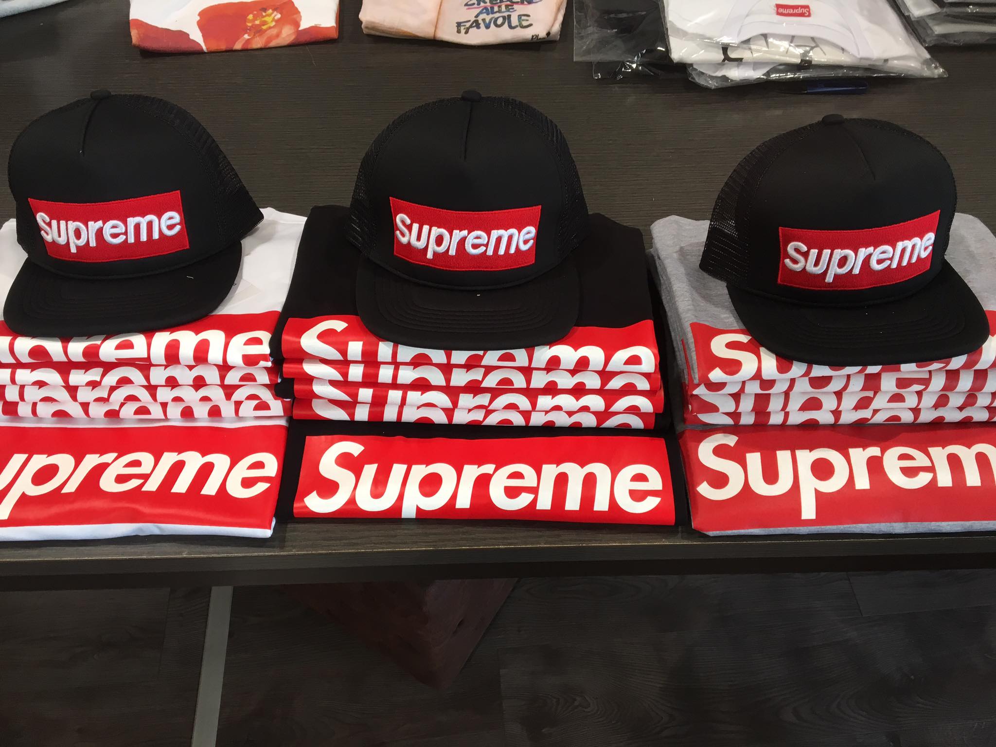 Supreme : ouverture d’un nouveau store à Milan - Trente Trois Degrés